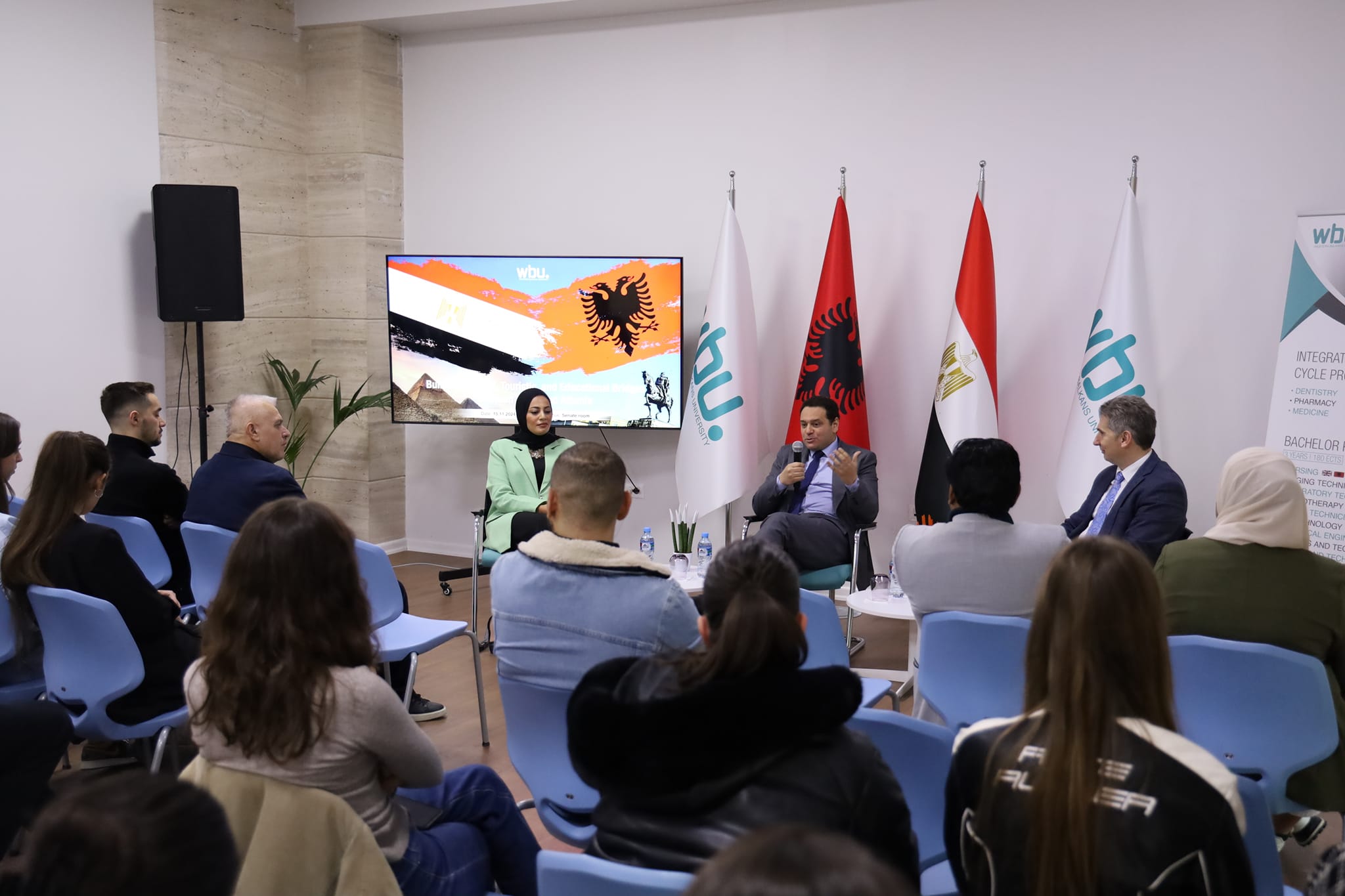 The Egyptian ambassador and the well-known blogger meeting with WBU ...