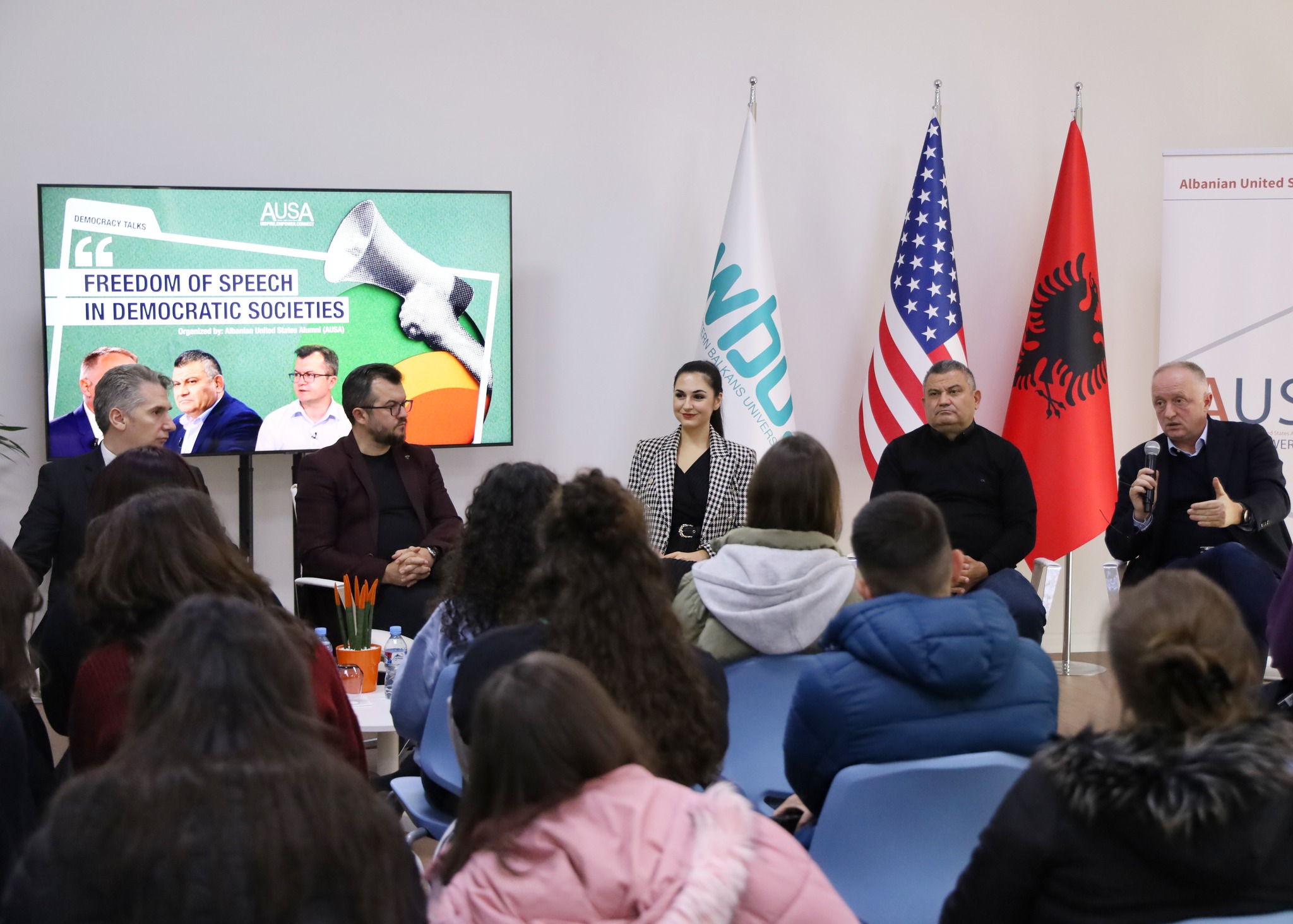 Promoting democratic values: AUSA discusses the challenges of freedom ...